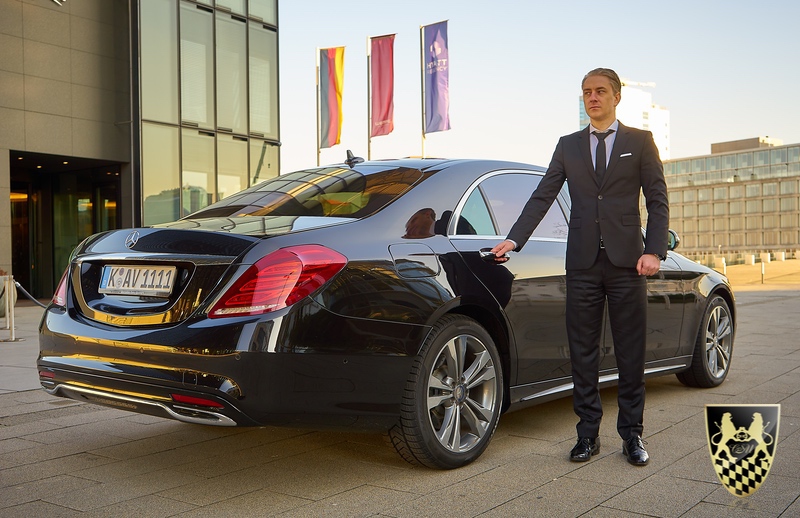 VIP Handling Munich Luxury Limousinens and Vans for VIP Clients